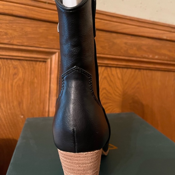 BEAST FASHION | Shoes | Nwb Beast Fashion Dakota Black Western Ankle ...